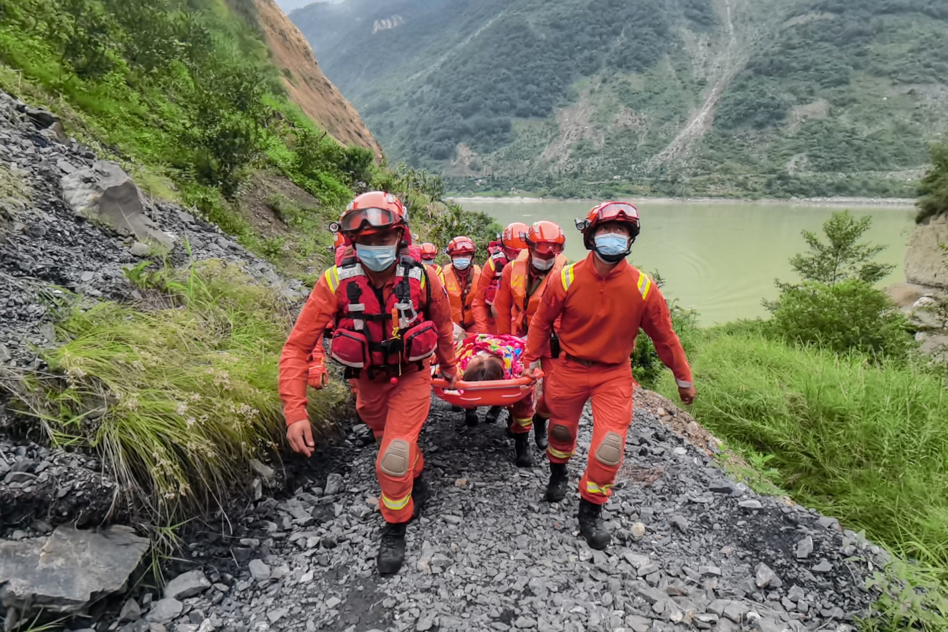 Rescuers search for survivors after dozens killed in China quake ...