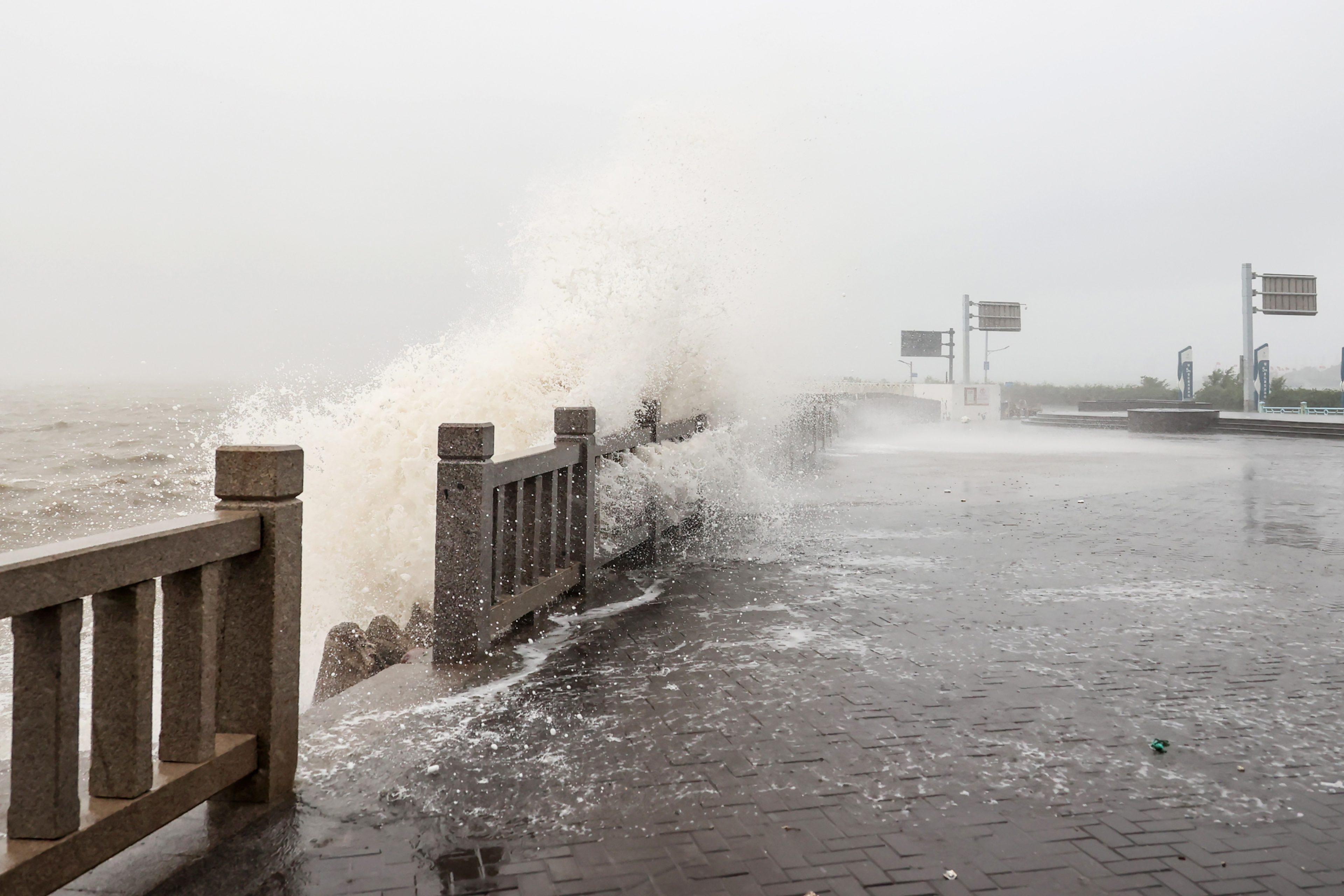 Typhoon Muifa lashes eastern China, forcing 1.6 million from their ...