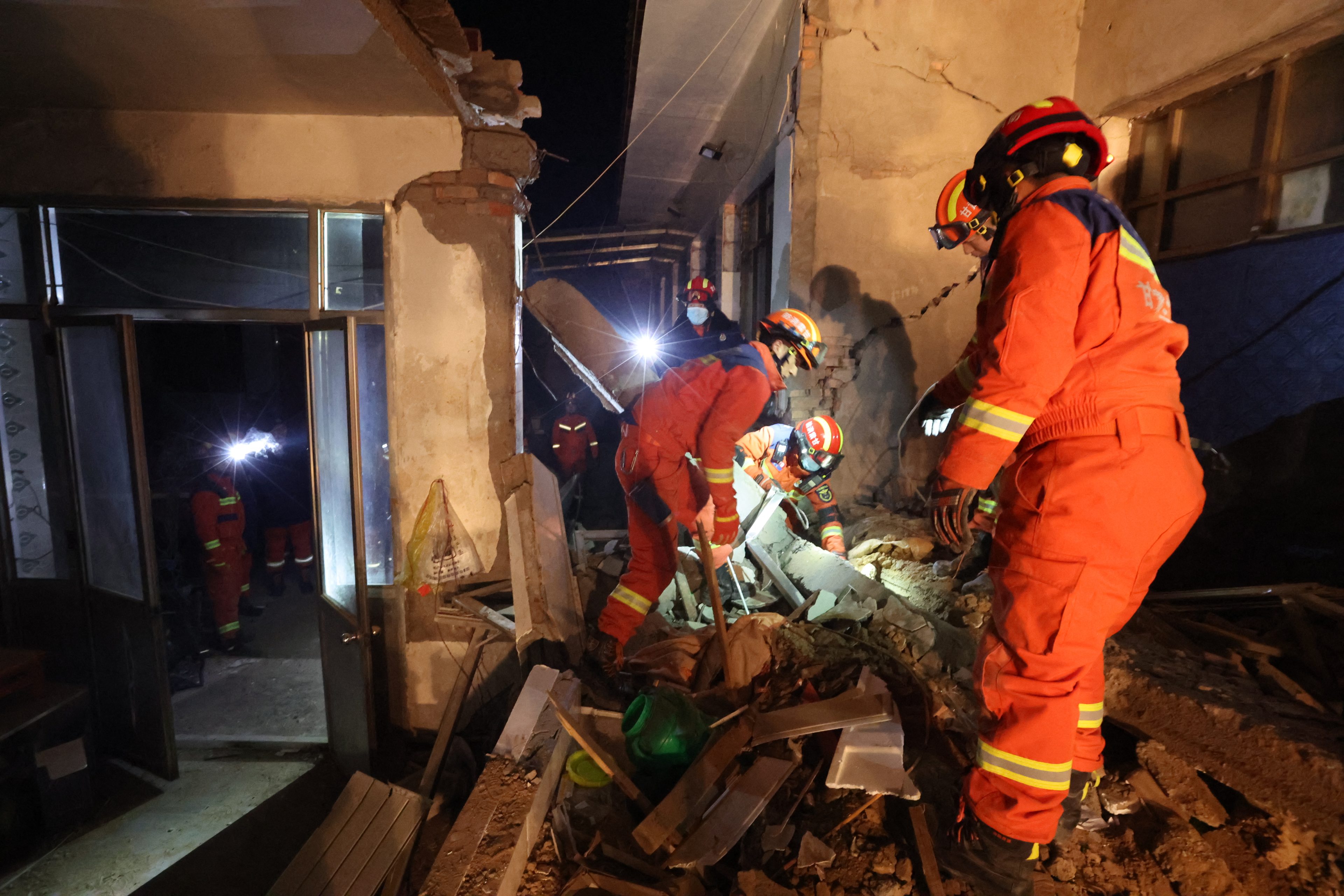 At least 118 dead in northwest China earthquake - LiCAS.news | Light ...