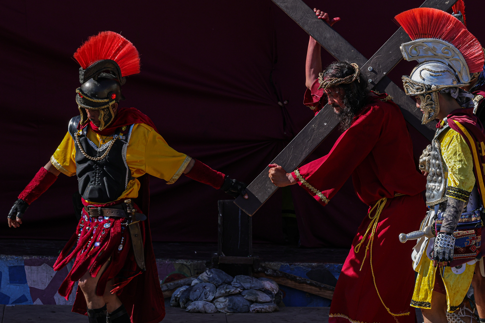 Photos: Philippine town of Paete revives centuries-old ‘Senakulo ...