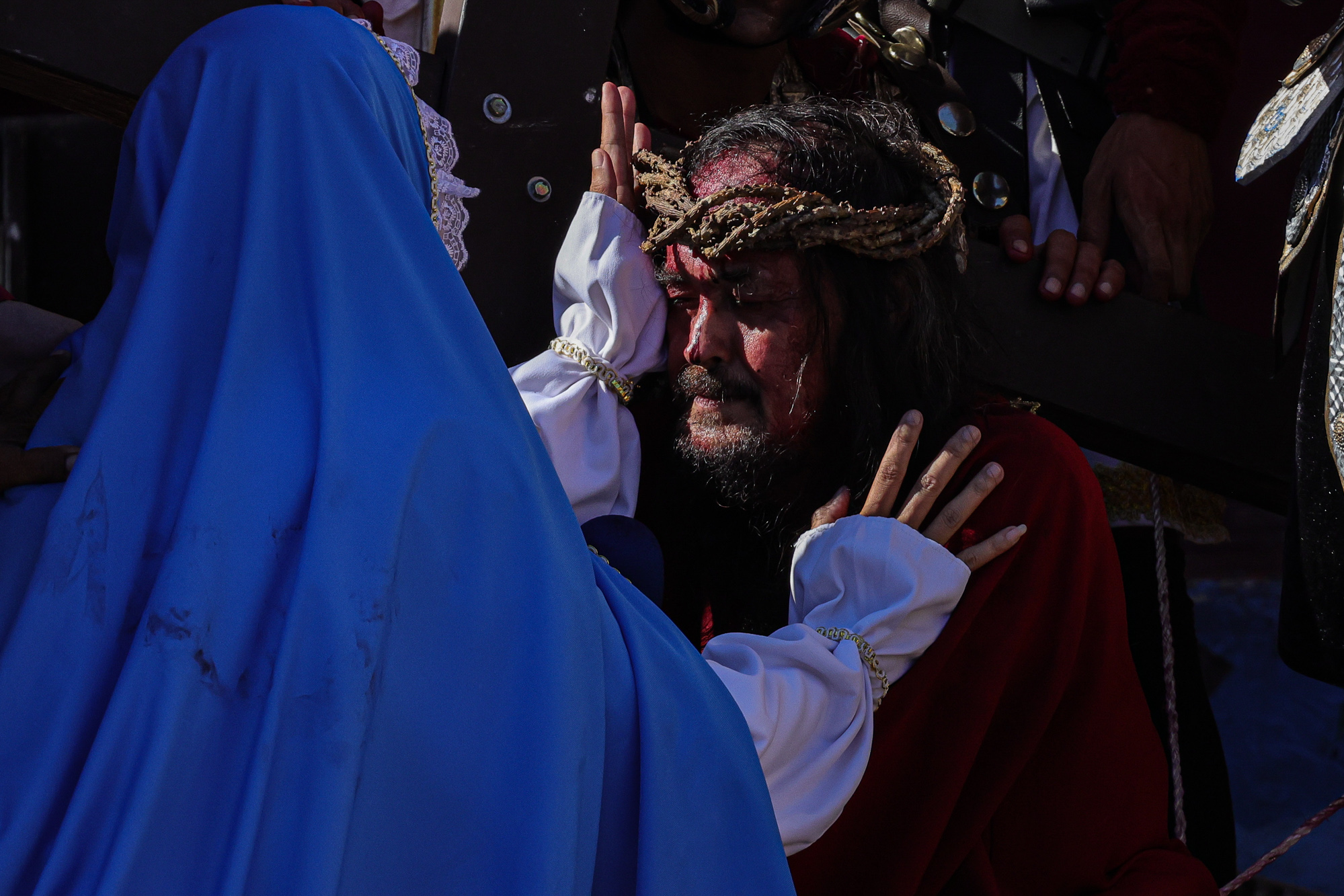 Photos: Philippine town of Paete revives centuries-old ‘Senakulo ...