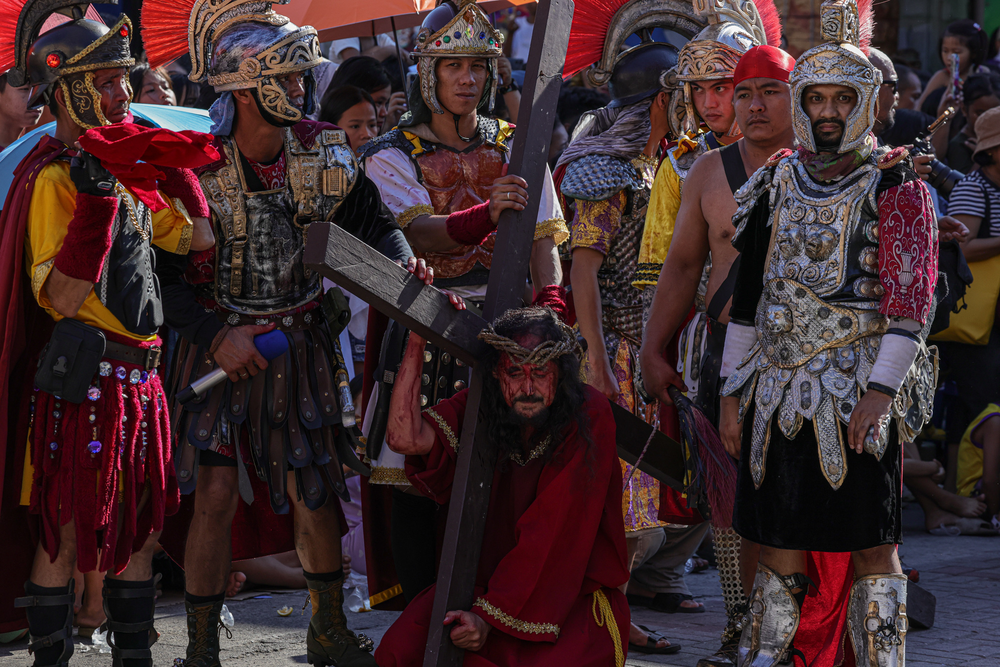 Photos: Philippine town of Paete revives centuries-old ‘Senakulo ...