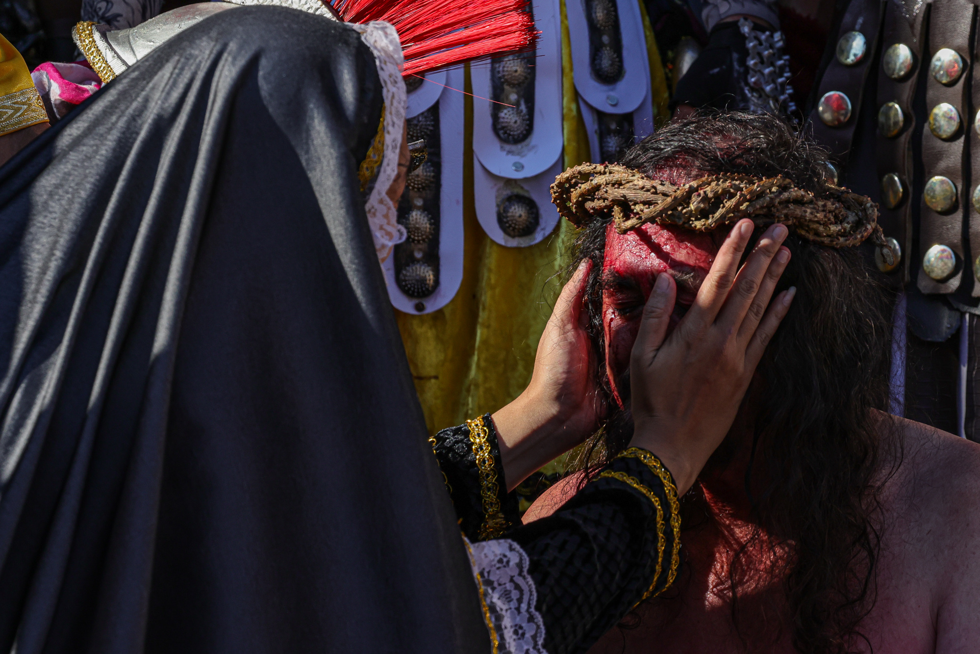 Photos: Philippine town of Paete revives centuries-old ‘Senakulo ...