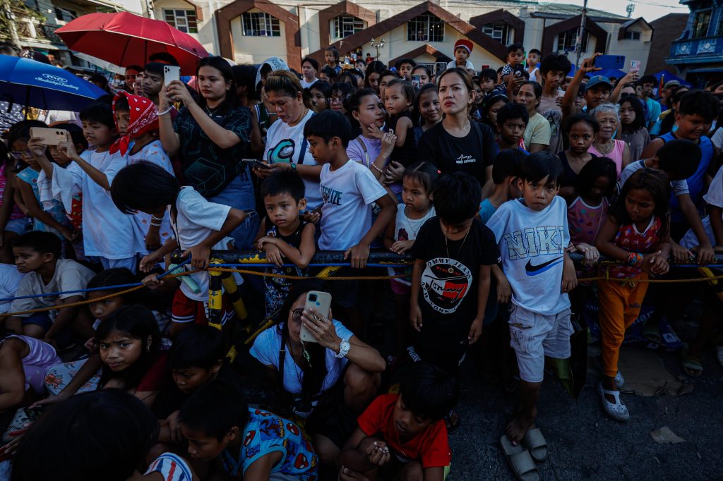 Photos: Philippine town of Paete revives centuries-old ‘Senakulo ...