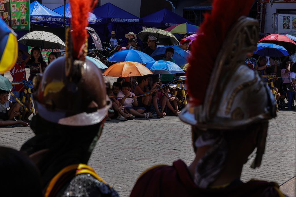 Photos: Philippine town of Paete revives centuries-old ‘Senakulo ...