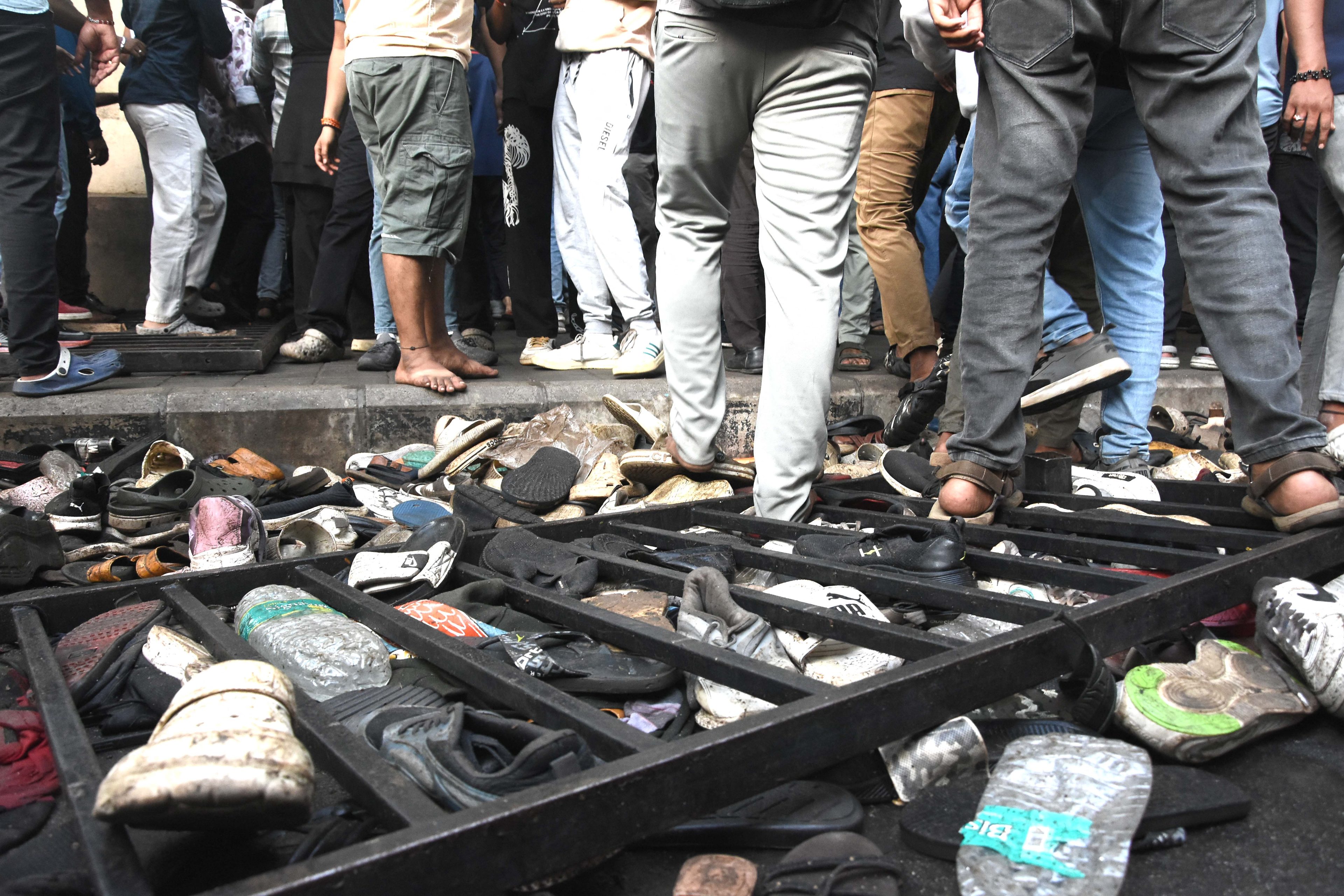 Massive crowd at cricket victory parade triggers fatal stampede in ...