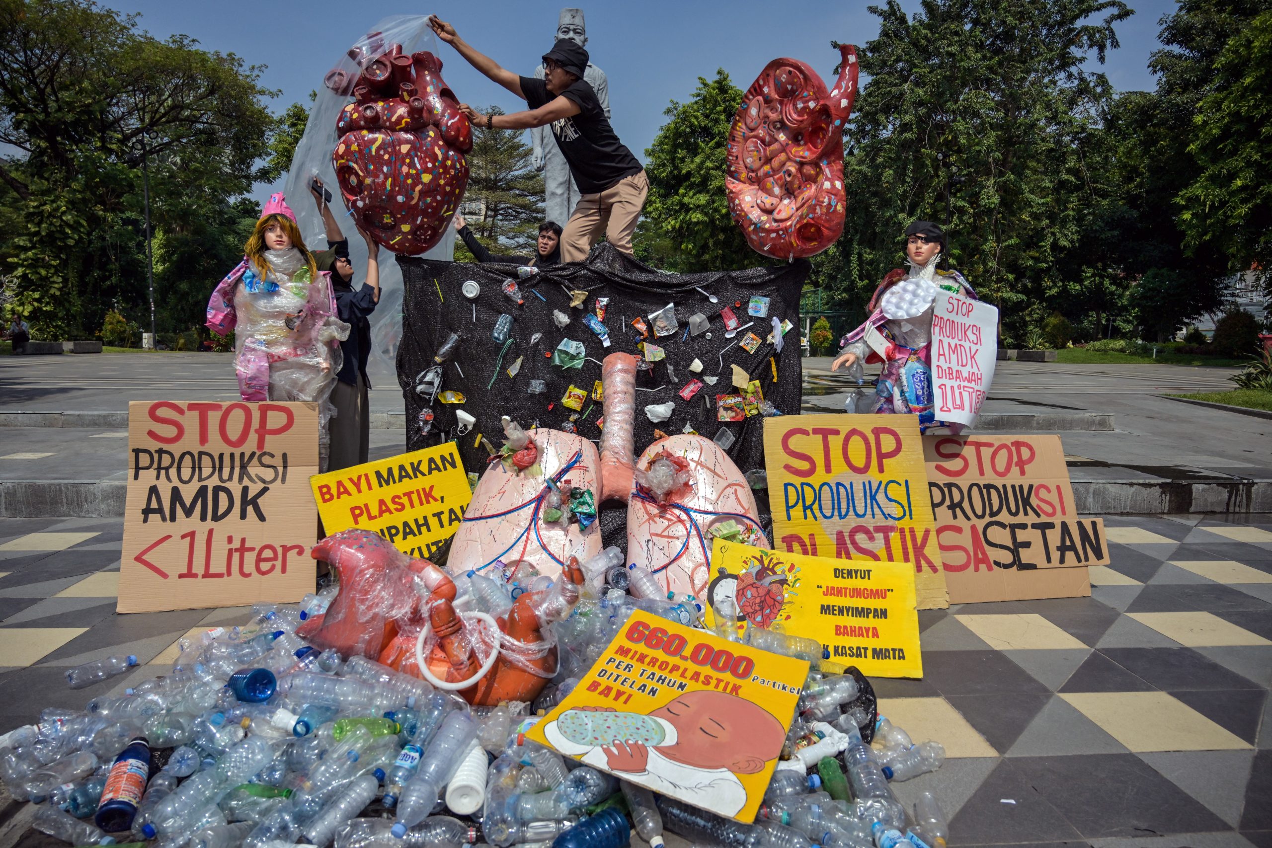 UN warns: Plastic waste could triple by 2060 without global treaty ...