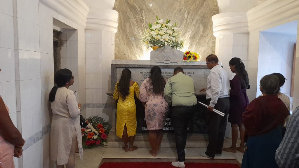 Climbing with hope through rising devotion - LiCAS.news | Light for the Voiceless