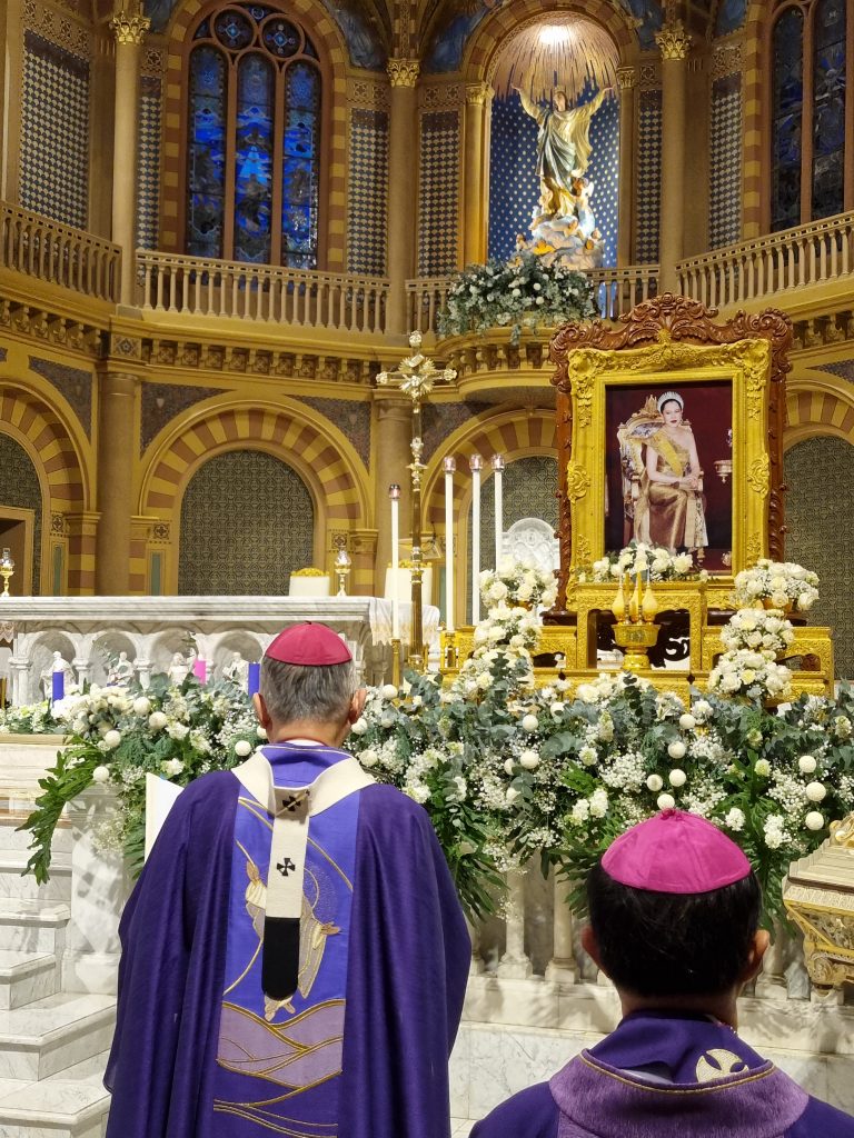 Thai Catholic Church pays solemn tribute to late Queen Sirikit - LiCAS ...