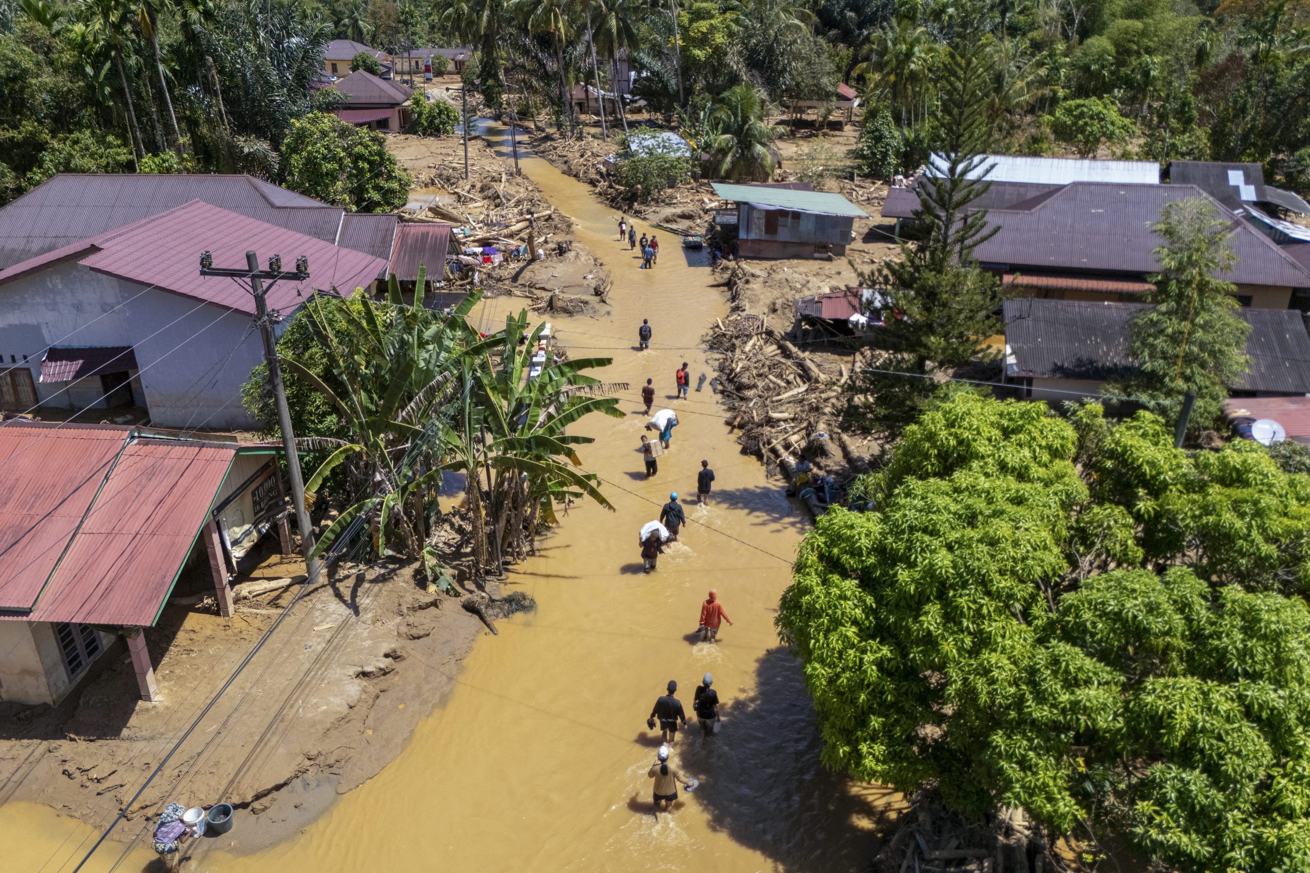 Capuchin friars shelter hundreds as Sumatra floods worsen; Asia-wide ...