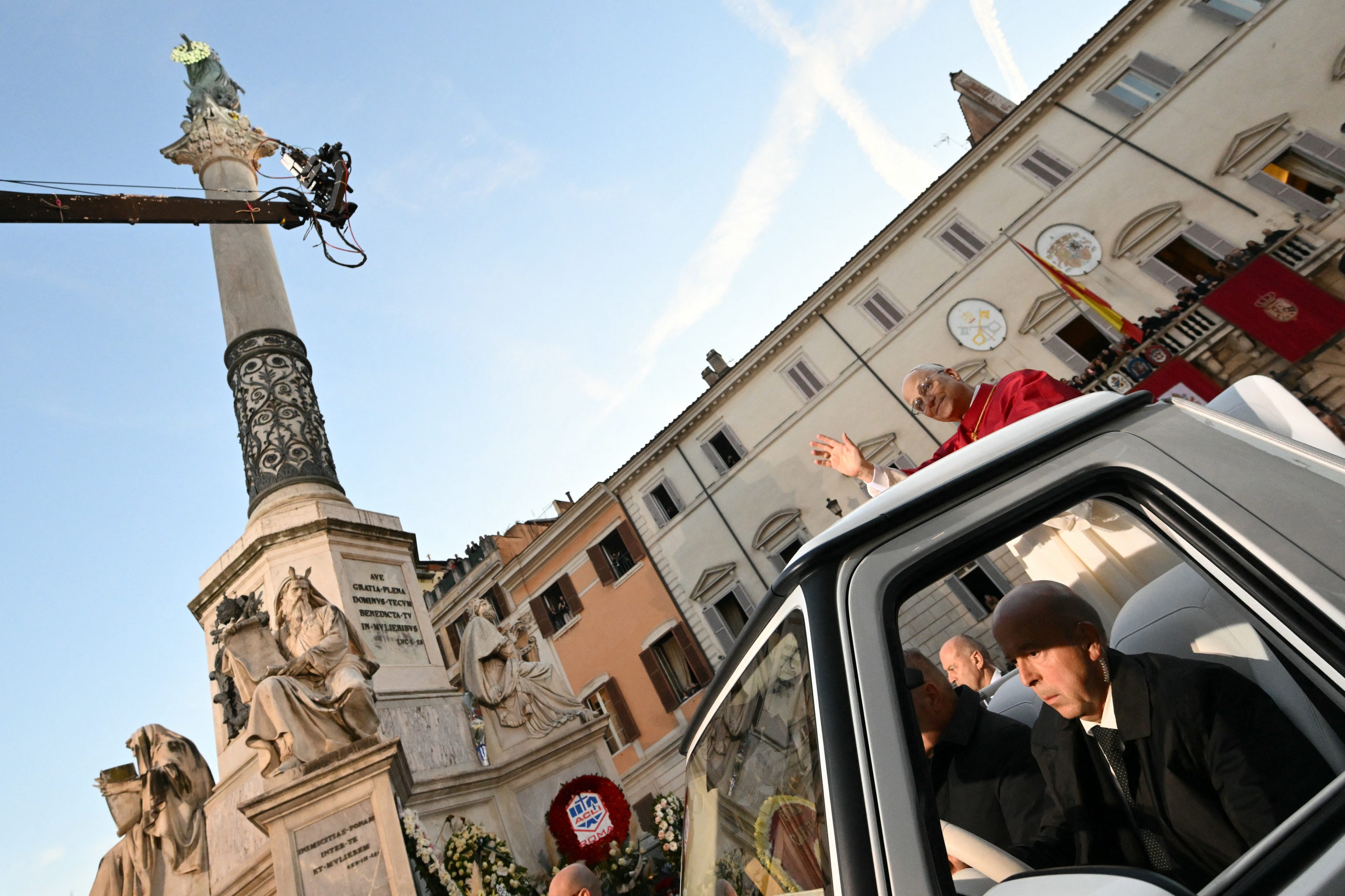 Pope Leo: Blessed Virgin Mary, watch over this humanity - LiCAS.news ...