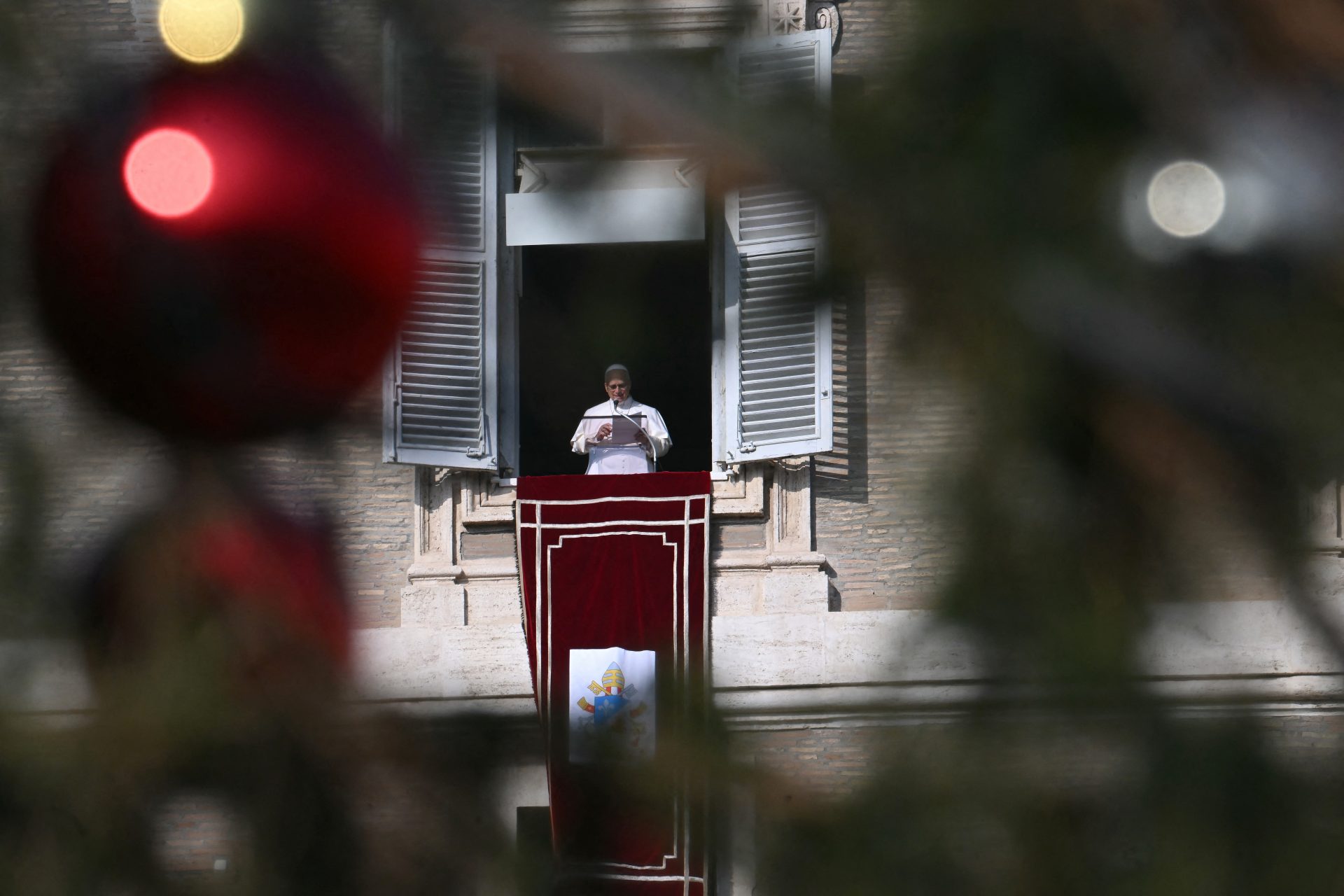 Pope to school children: At Christmas, build peace and unity - LiCAS ...