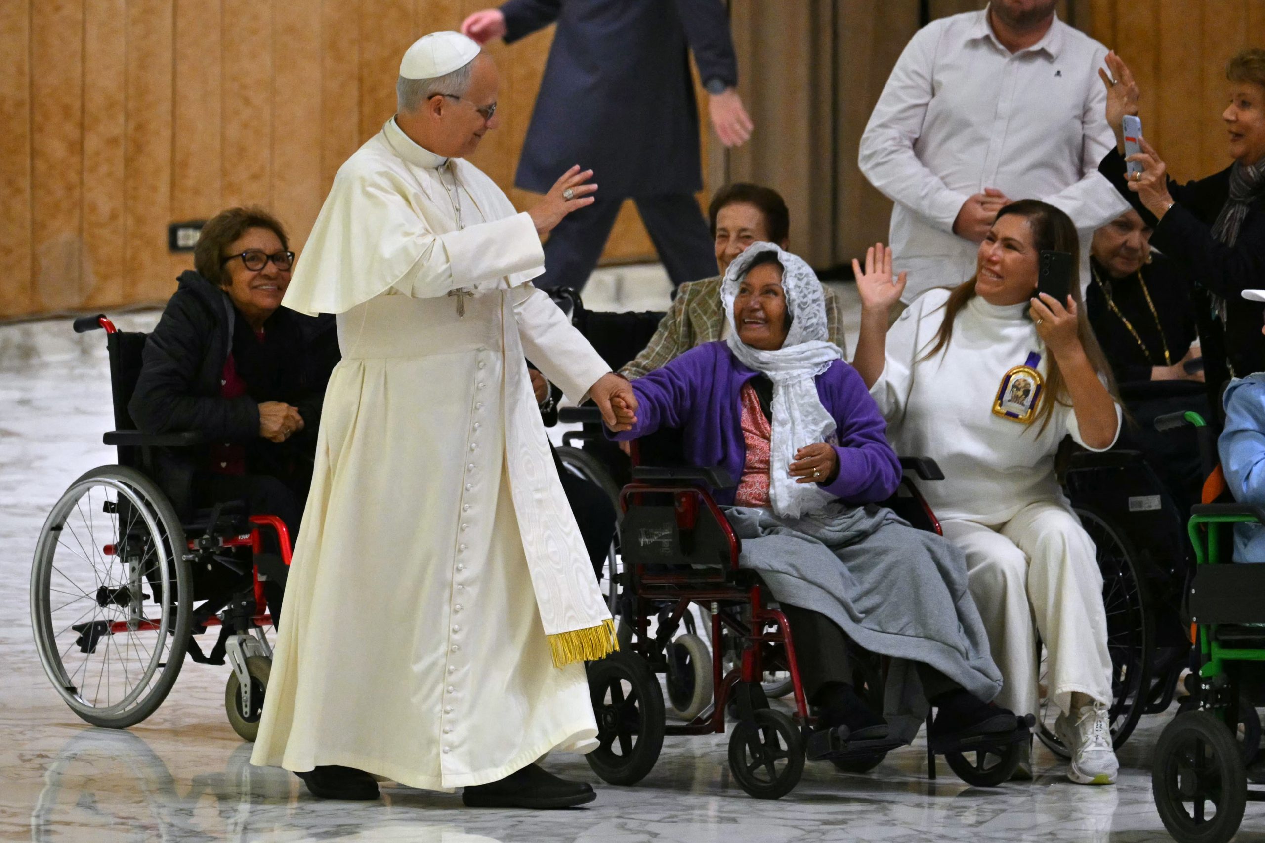 Pope’s World Day of Sick message: Love by bearing another's pain ...