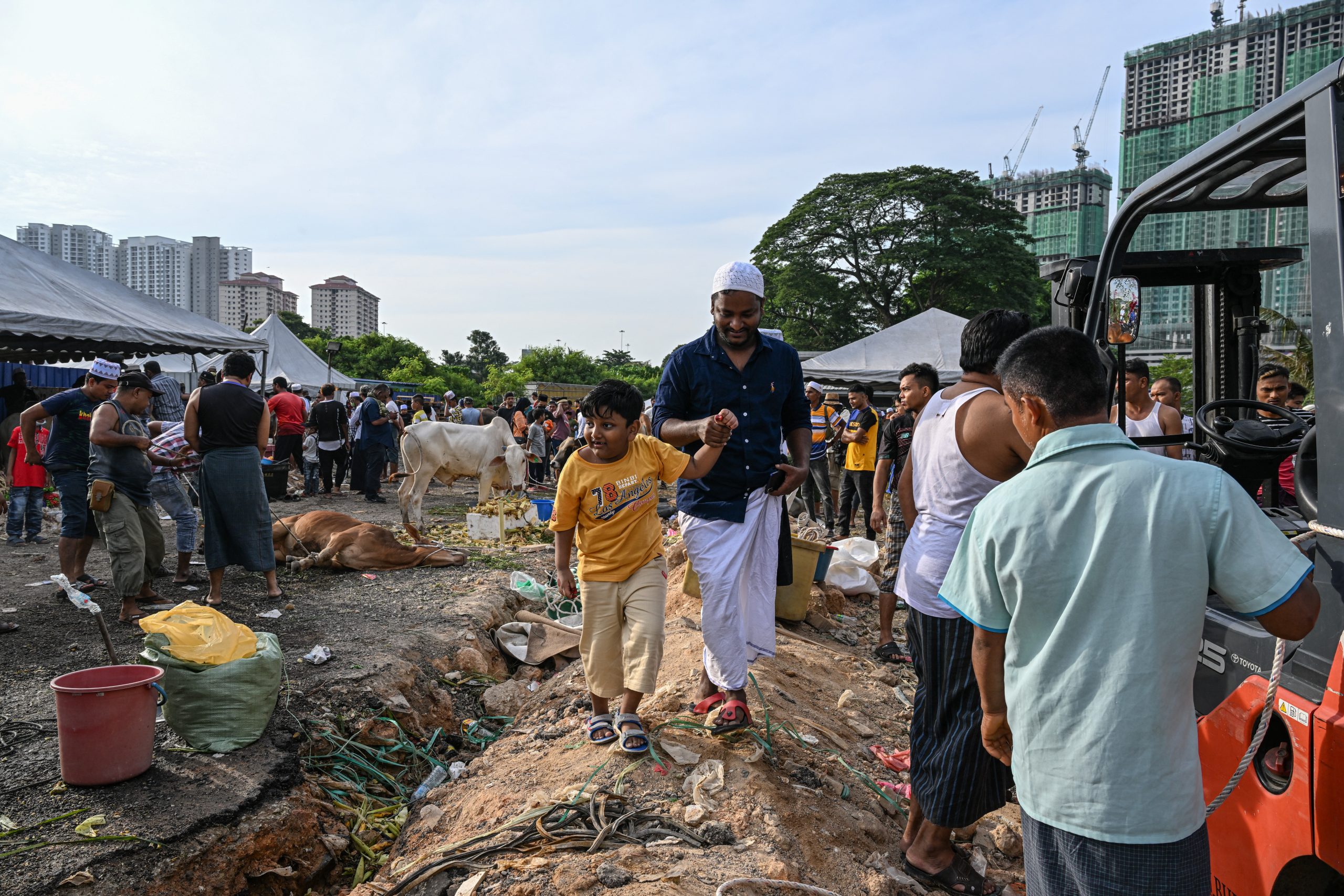 Malaysia launches refugee registration scheme as thousands of Rohingya ...