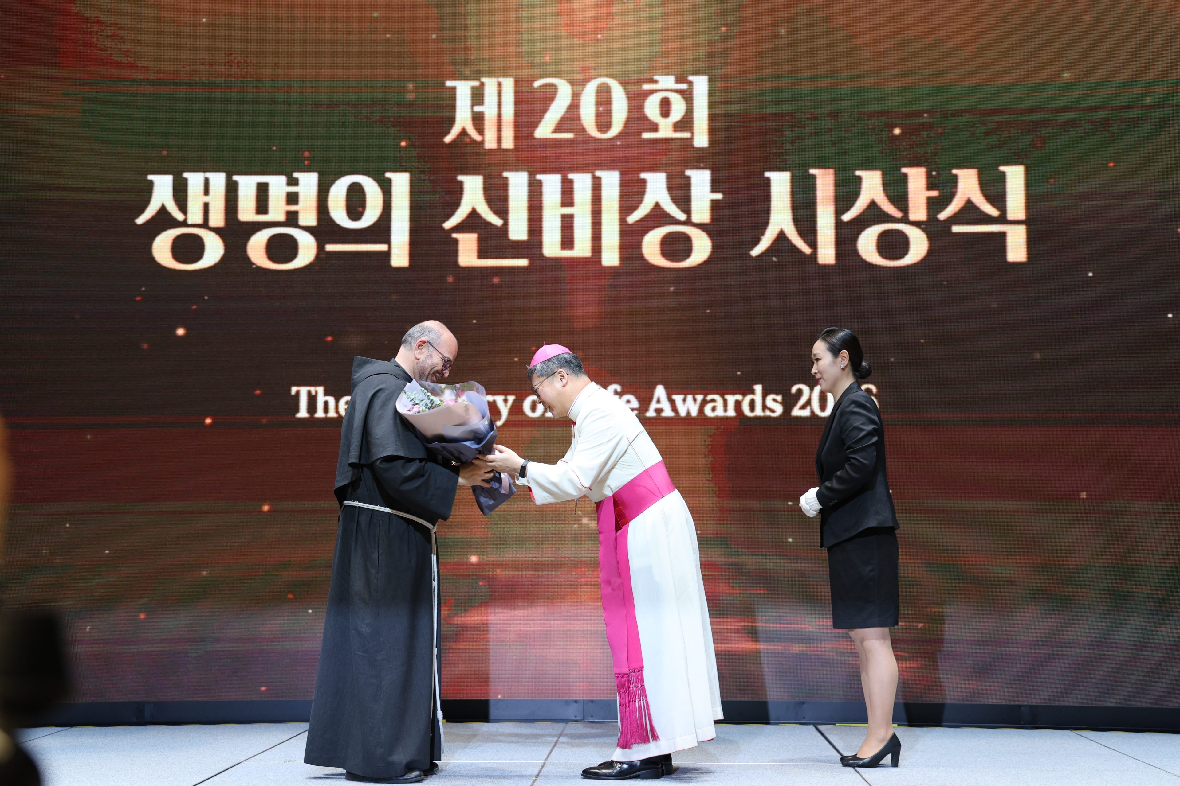 Seoul honors Vatican AI ethics adviser as Church prepares for World ...